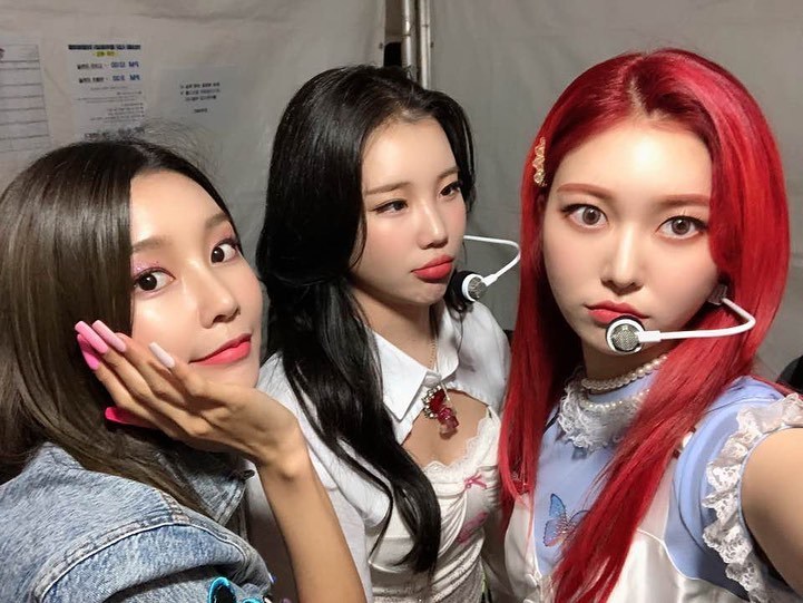 Momoland picture