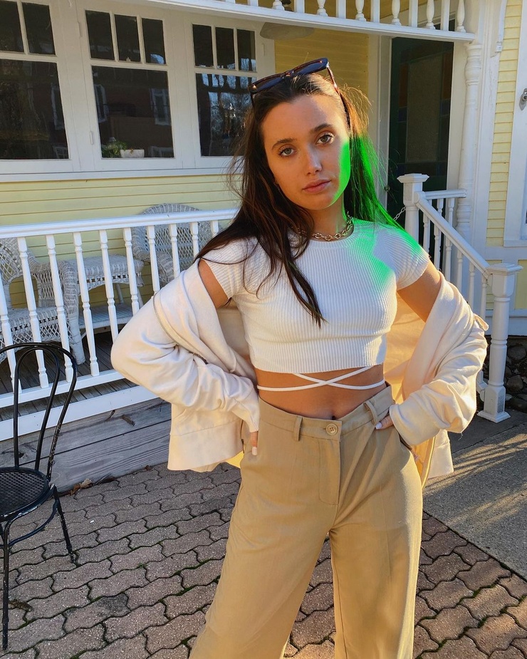 Hannah Meloche image