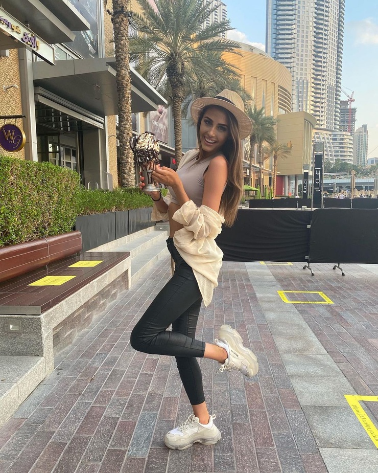 Image of Chloe Veitch