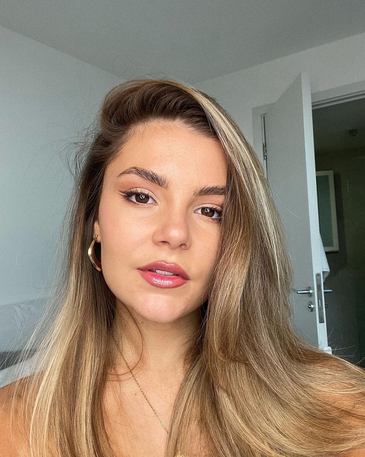 Kate Taylor picture