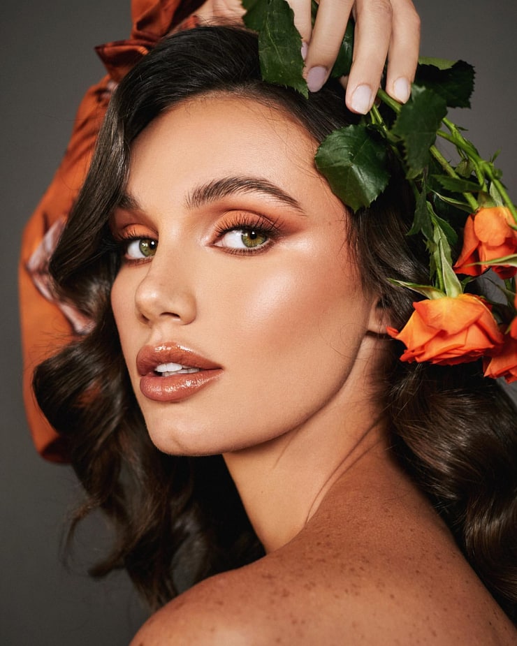 Hailey Outland image