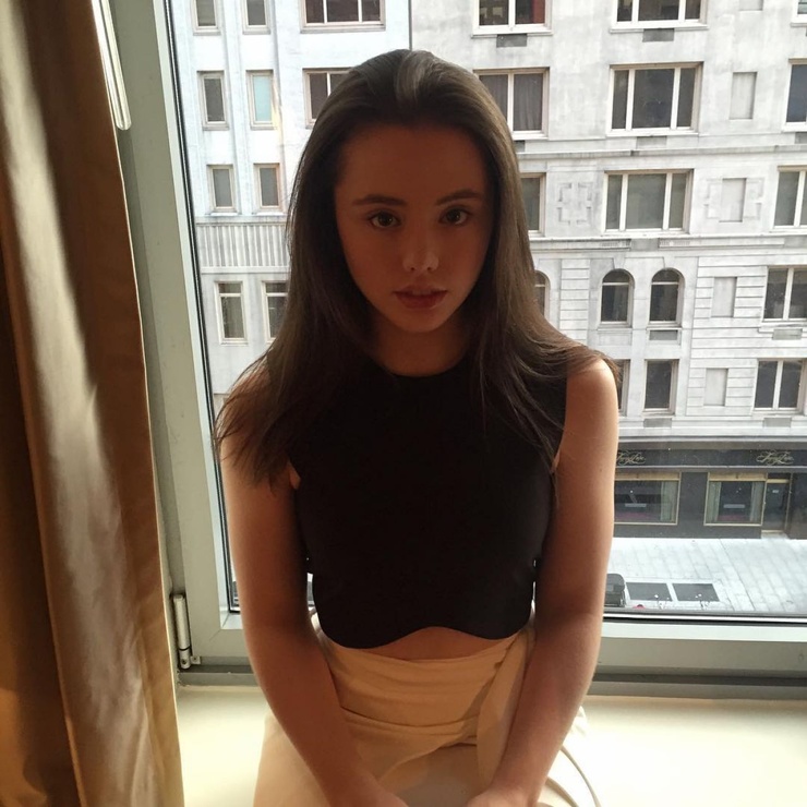 Image of Lily Mo Sheen