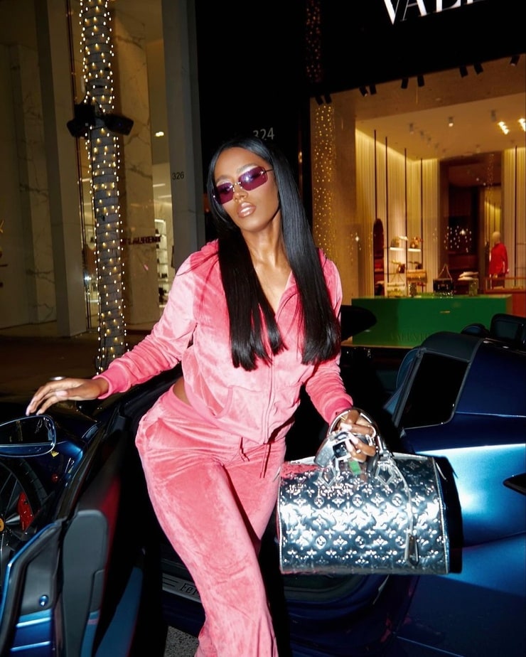 Picture of Raven TRACY