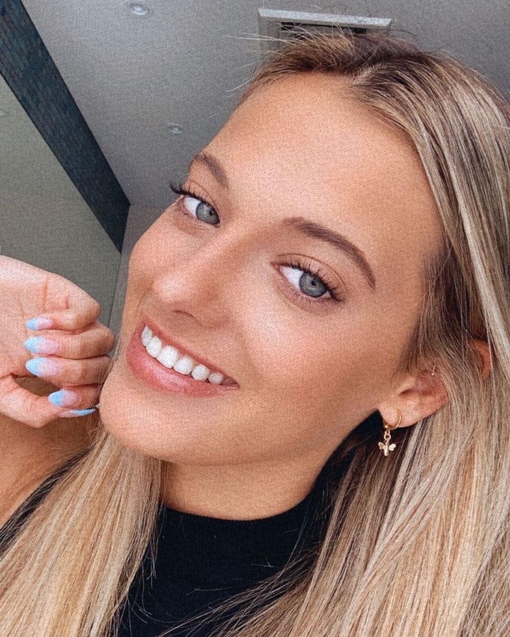 Picture of taya brooks