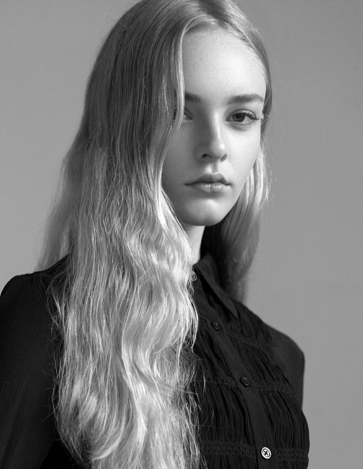 Picture of OLIVIA HAMILTON model