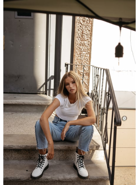 Arizona Rose picture