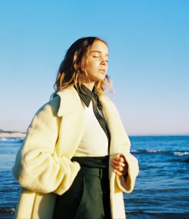 Picture of Alba Baptista