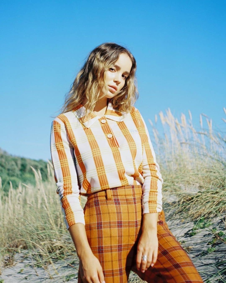 Picture of Alba Baptista