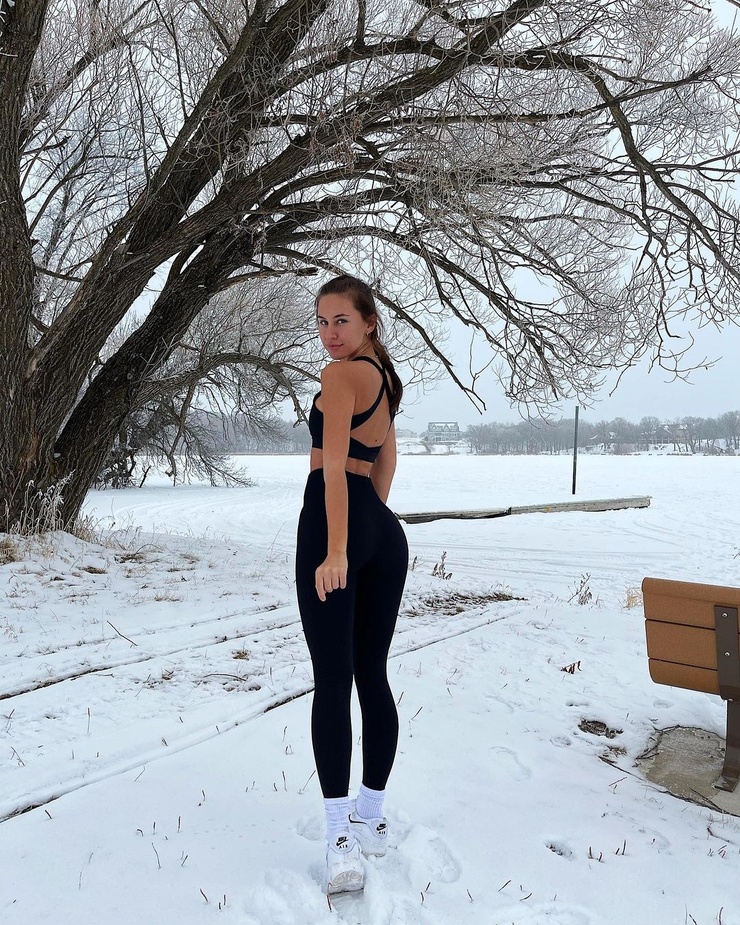 Picture of Brit Manuela (model)