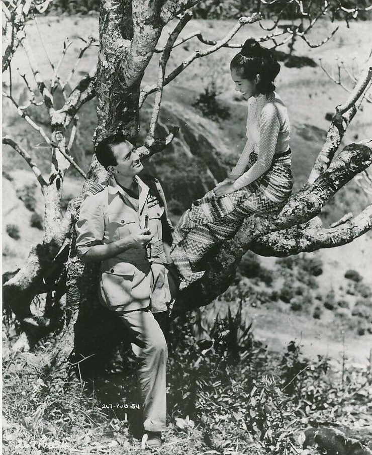 Gregory Peck, Win Min Than