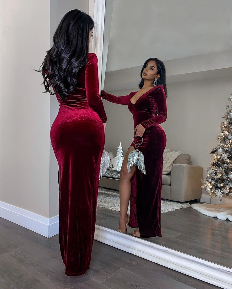 Picture of Aneeqa Farid