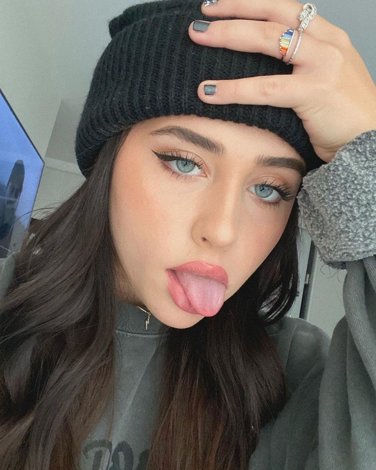 Brenna D'Amico picture