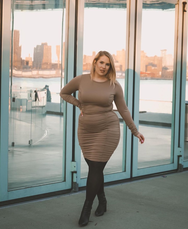 Picture Of Sophie Turner Plus Size
