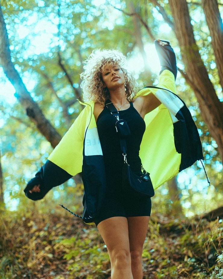 Picture of Lauren Racine Wood