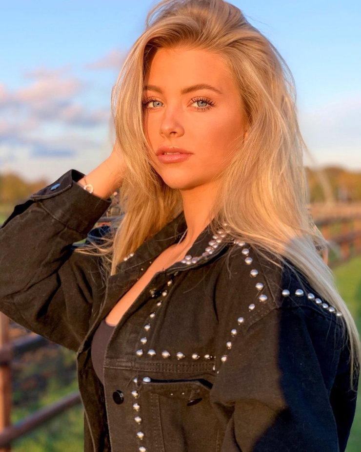 Estelle Hagen image