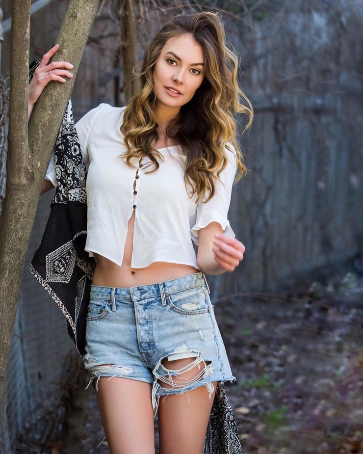 Picture of Elizabeth Maynard