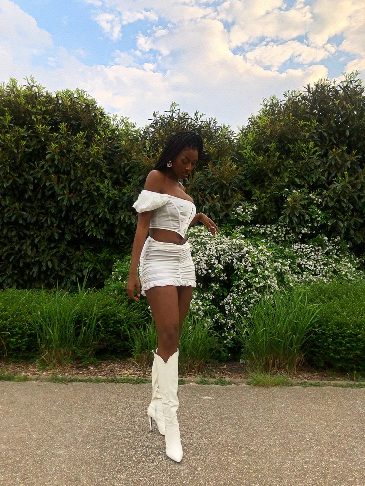 Picture of Elinda San.