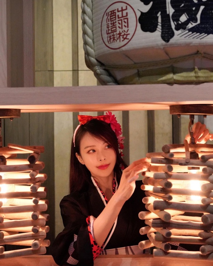 Image of Cathryn Lee