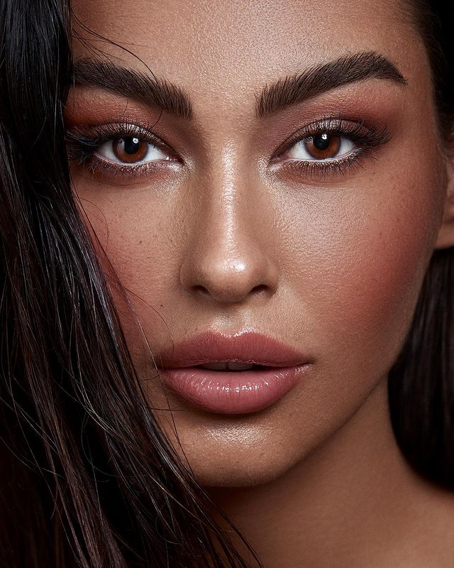 Picture of Adrola Dushi