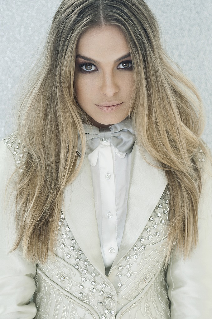 Picture of Lua Blanco