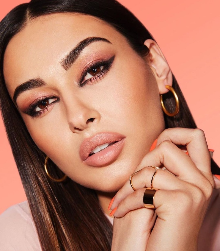 Image of Adrola Dushi