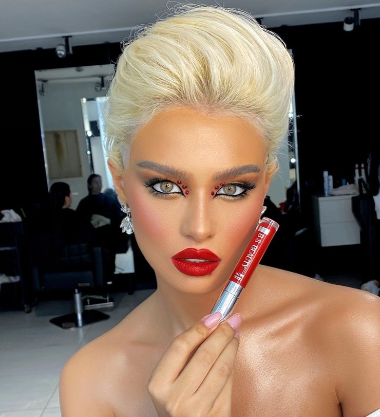 Picture of Amina Shena