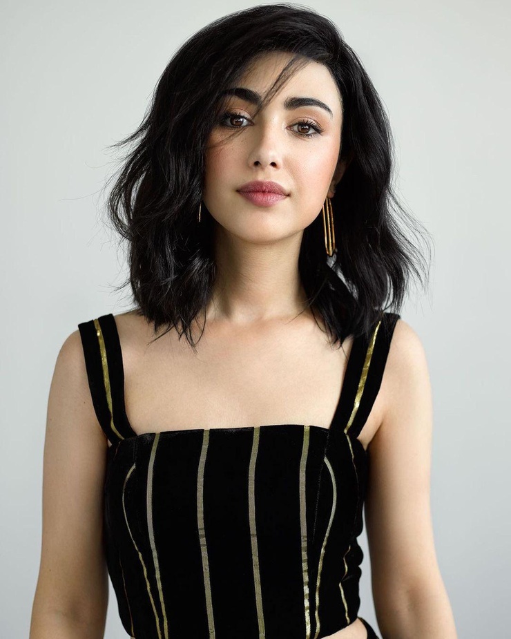 Alexa Mansour picture