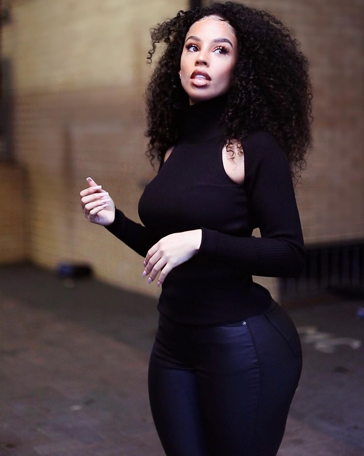 Picture of Nakita Johnson