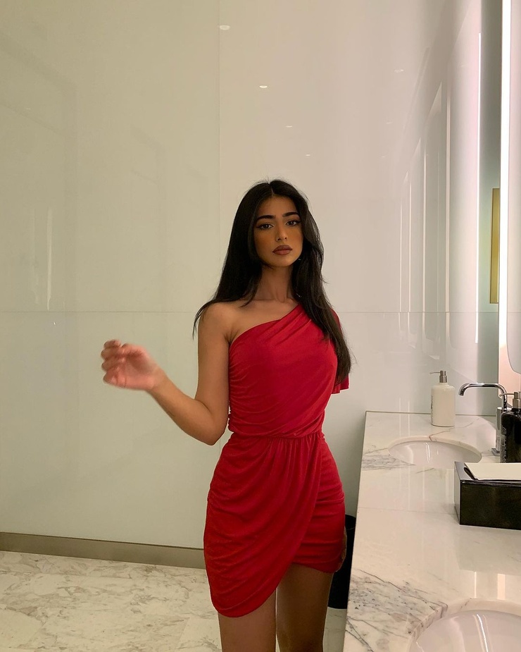 Picture of Iffat Marashi