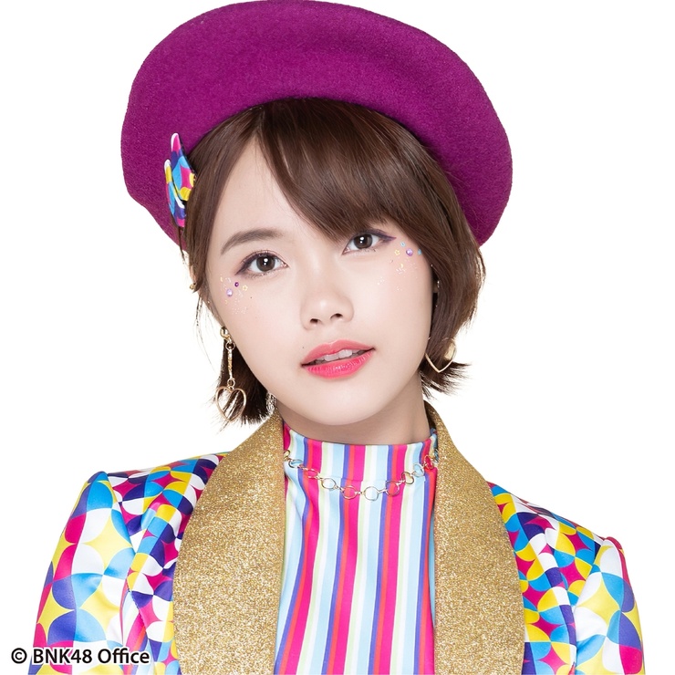 Picture of Praewa Suthamphong