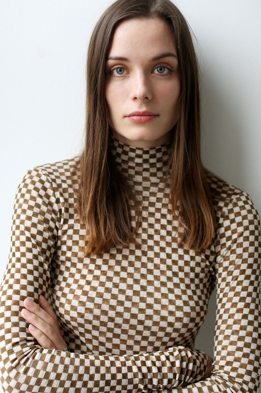 Abi Fox image