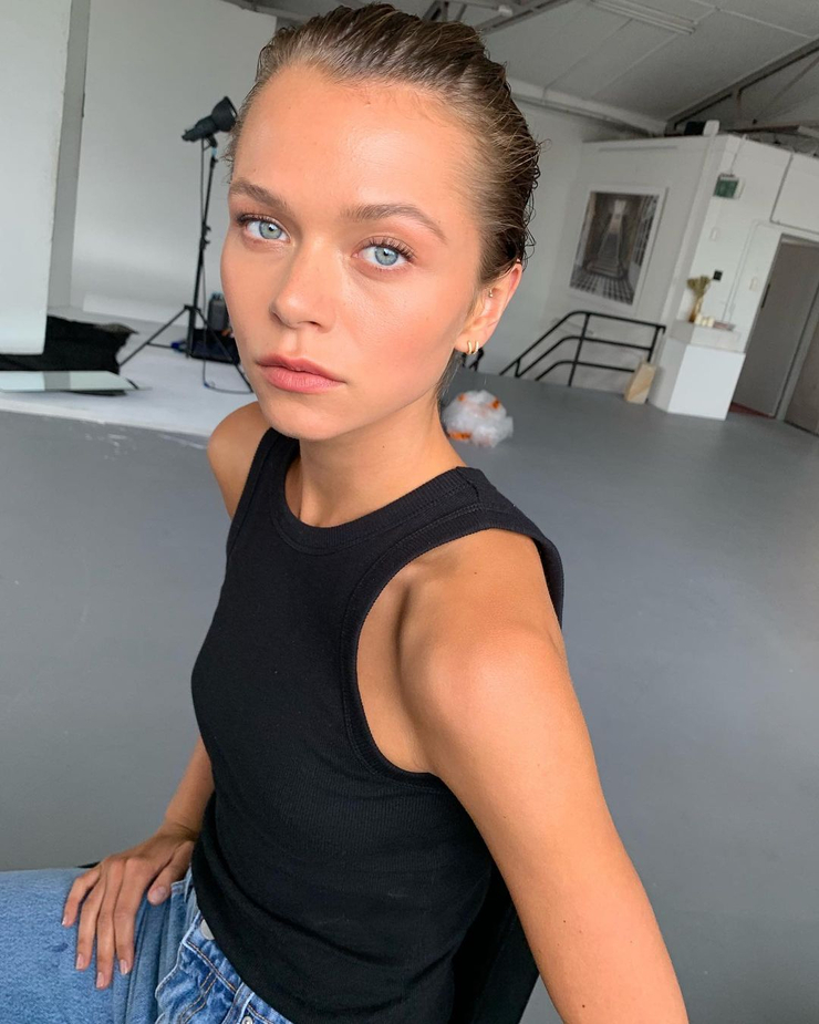 Alannah Walton picture