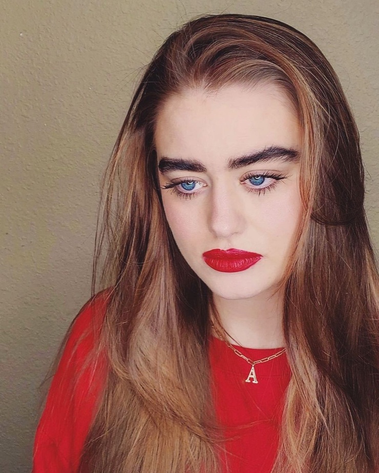 Picture of Alli Hart