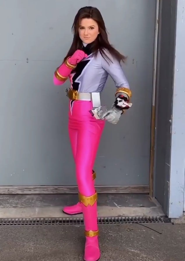 Hunter Deno/Amelia Jones transforms Pink Ranger su