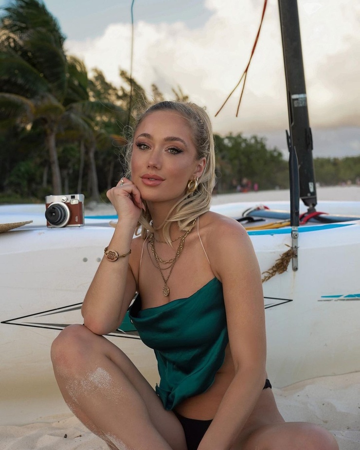 Picture of Robbi Jan