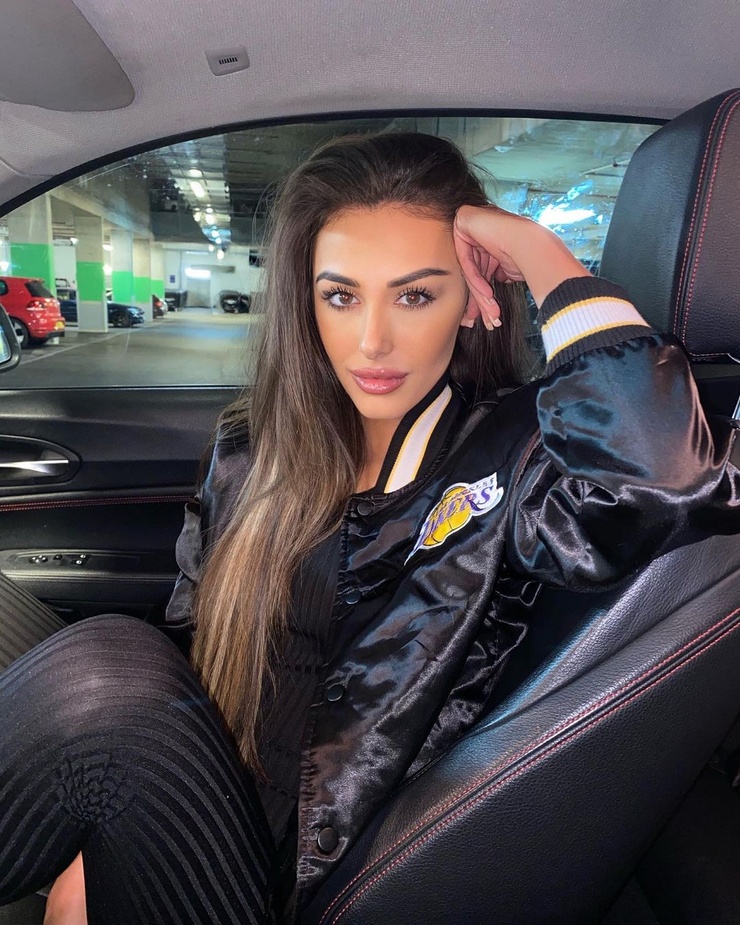 Picture of Chloe Veitch
