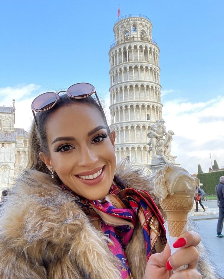 Image of Sarah Mundo