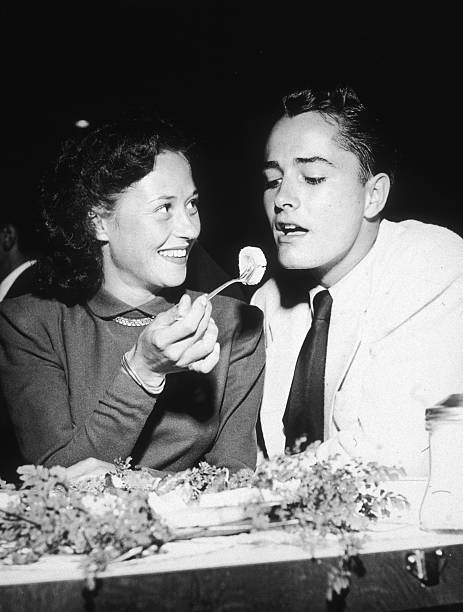 Pati Behrs, John Derek