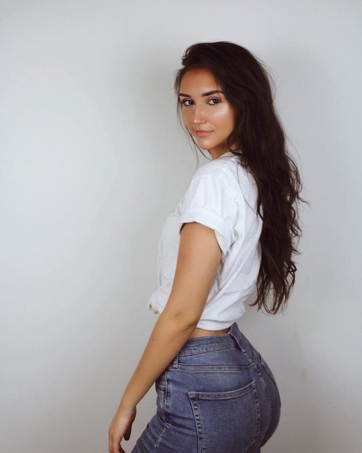Deanna Davis II image