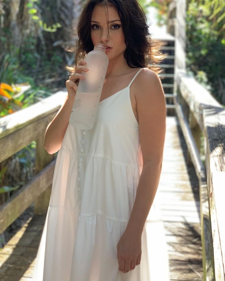 Picture of Maya Waverly