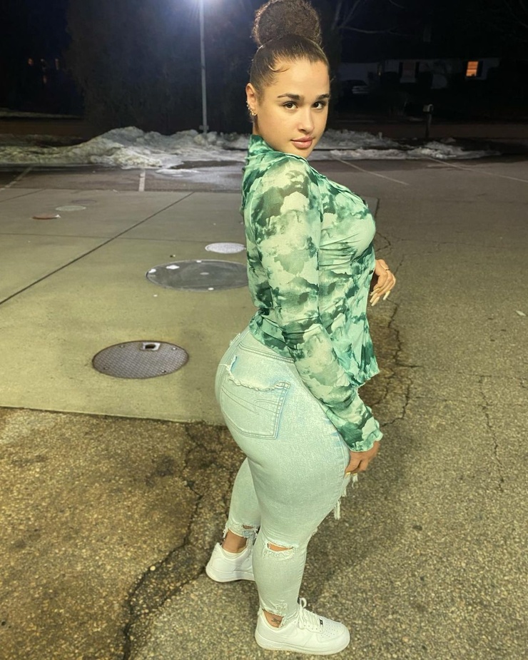 Janae Girard picture