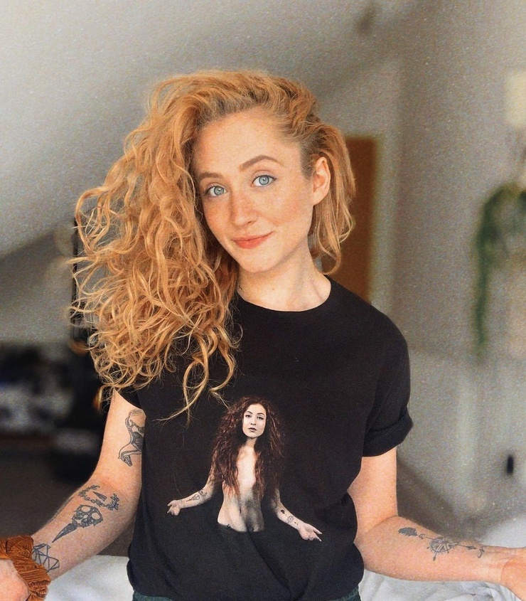 Picture of Janet Devlin