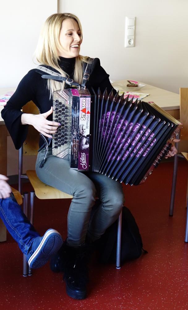 Picture of Melissa Naschenweng