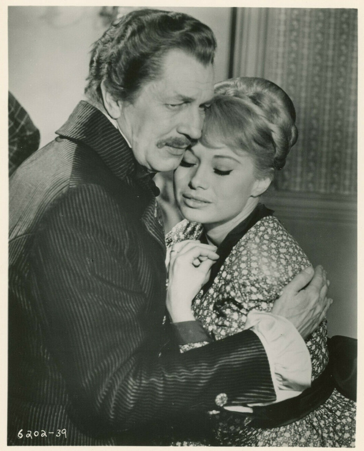 Vincent Price, Joyce Jameson