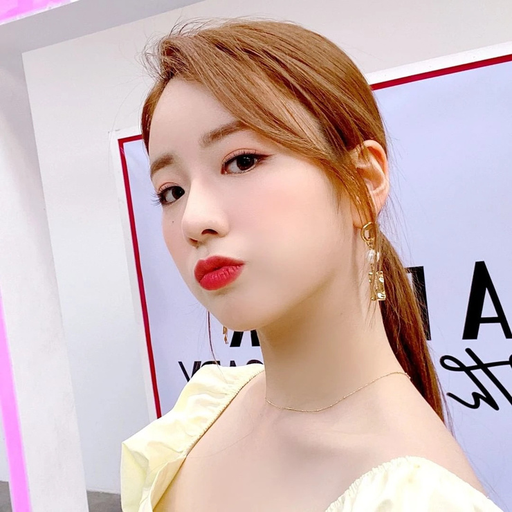 Picture of Yoon Bomi