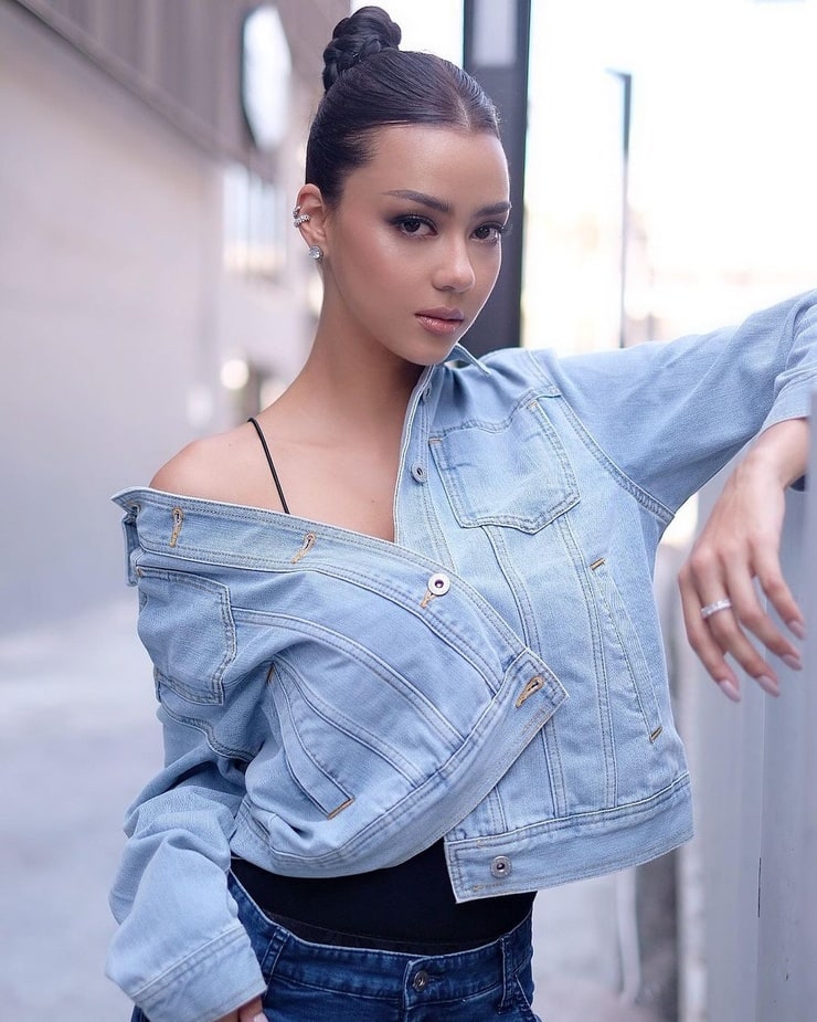 Picture of Amanda Obdam