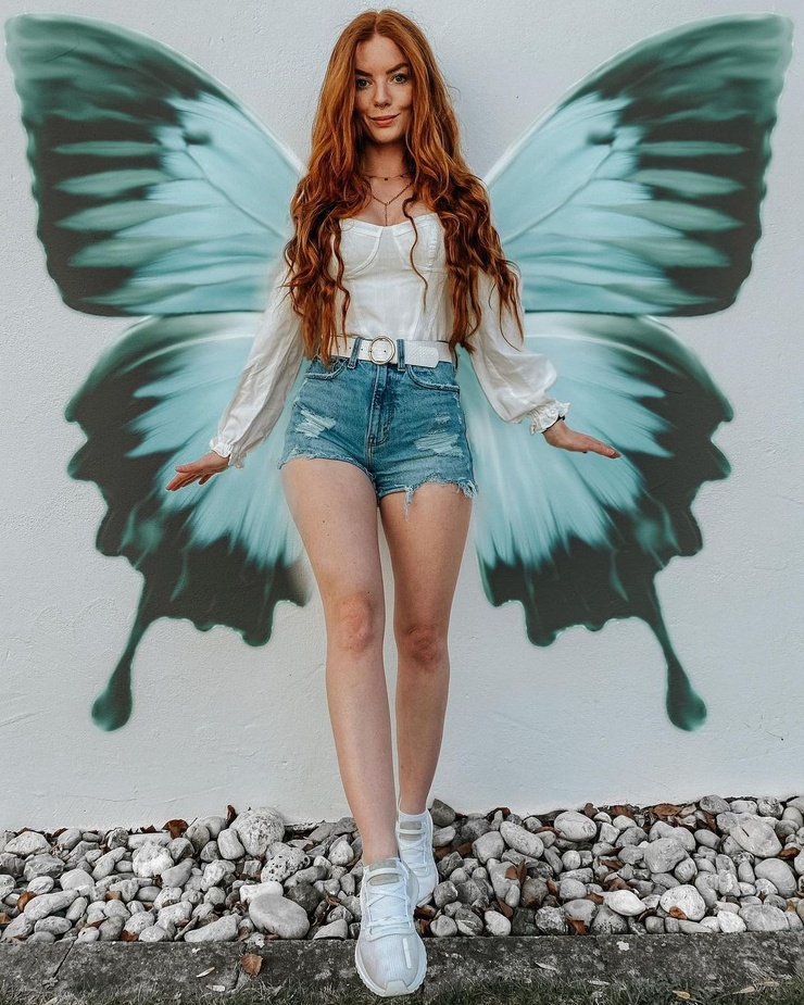 Picture of Laura Roxanna