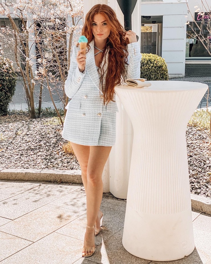 Picture of Laura Roxanna