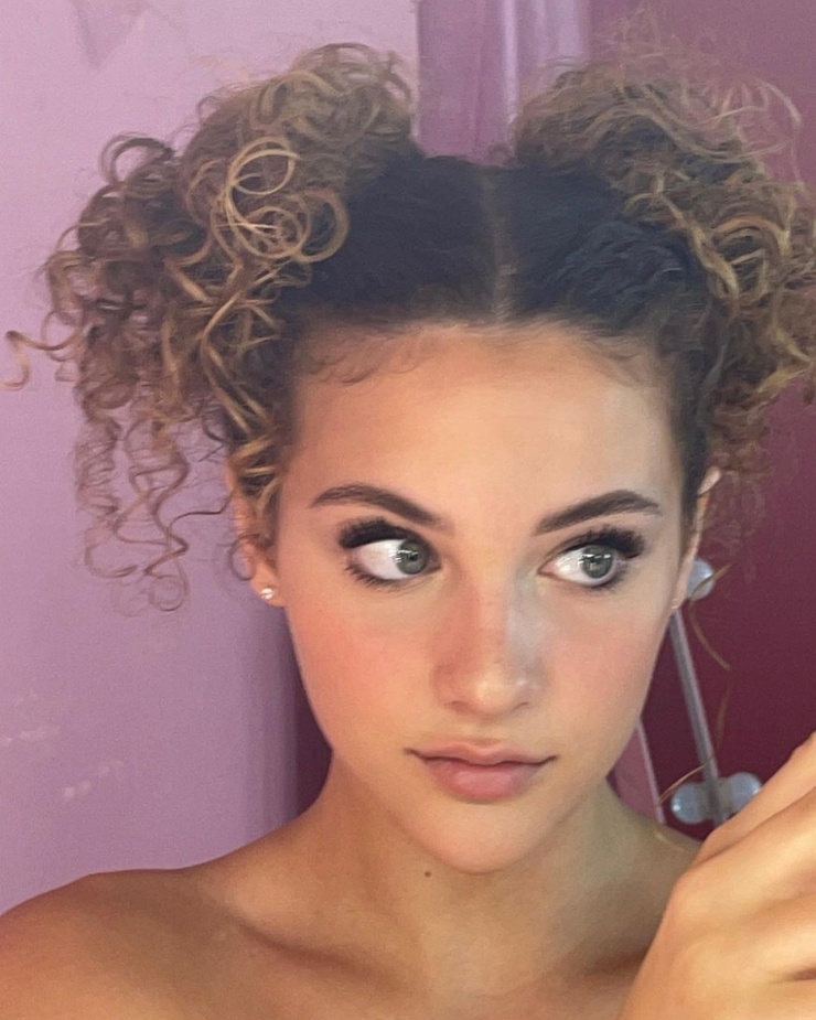 Picture of Sofie Dossi