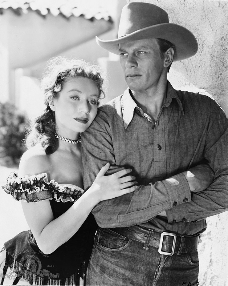 Tracey Roberts, Peter Graves